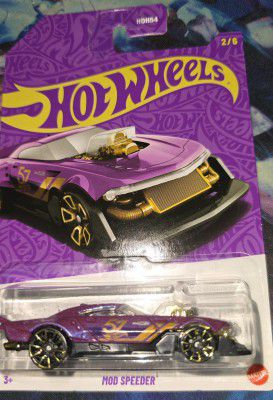 Hot Wheels MOD Speeder, 1:64 Scale Die-Cast Vehicle with Purple- & Gold ...